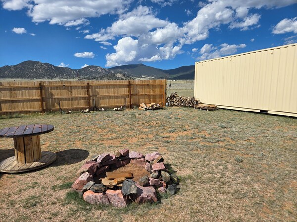 Private 5 Acre Off-grid Cabin: 360° Views & Mountain Sunset Retreat - Eleven Mile State Park, Lake George