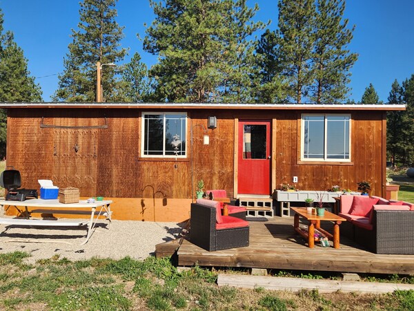 Custom Tiny House With An Awesome View.\nclose To Hamilton And Darby - Hamilton, MT