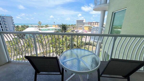 2br Condo With Ocean View & Beach Access - Treasure Island, FL