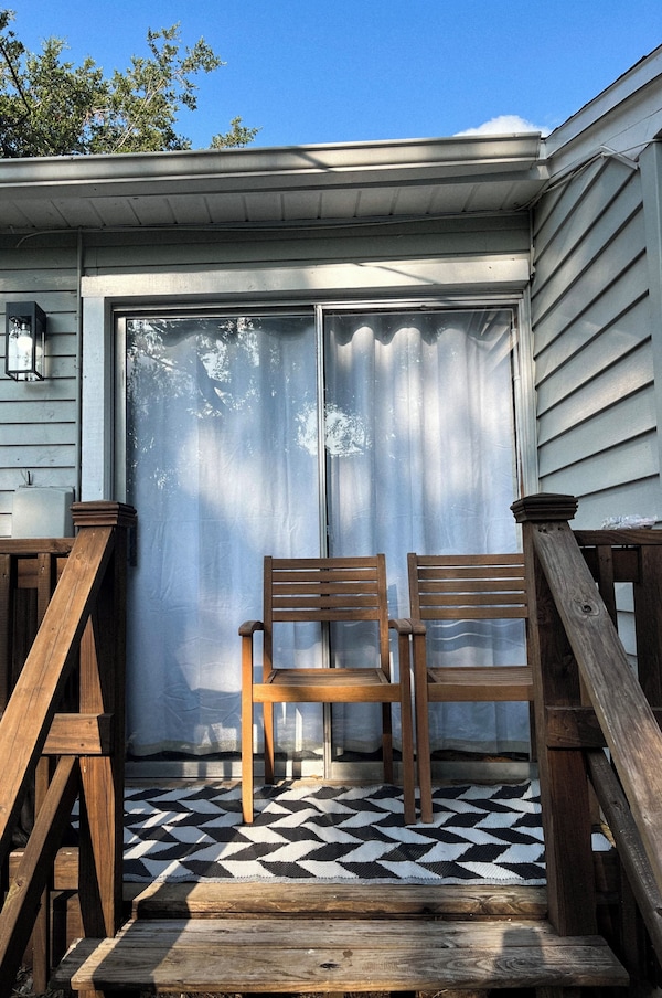 Charming 2-bedroom House With Wifi, Ac In Brilliant Tampa - Tampa, FL
