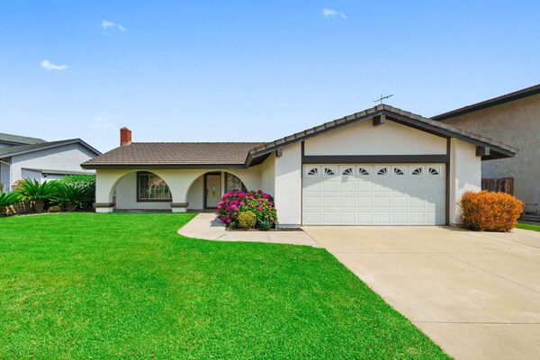 Flexible Lease Pet Friendly Pool And Jacuzzi Home In Chino Hills California - Montclair, CA