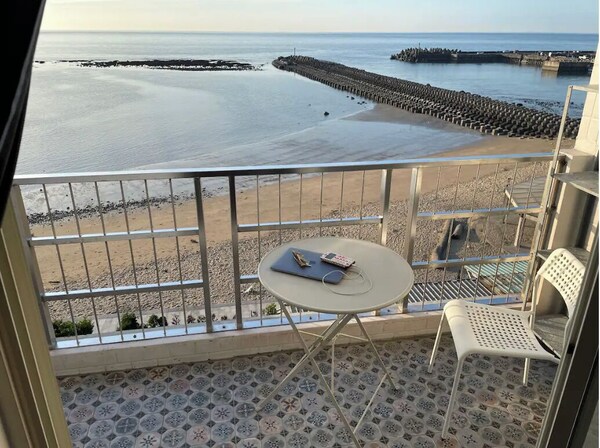Great Beach Apartment In Sanzhi - 스먼 구
