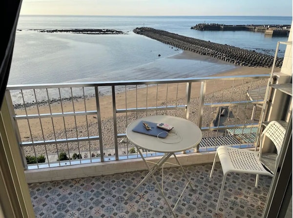 Great Beach Apartment In Sanzhi - 스먼 구