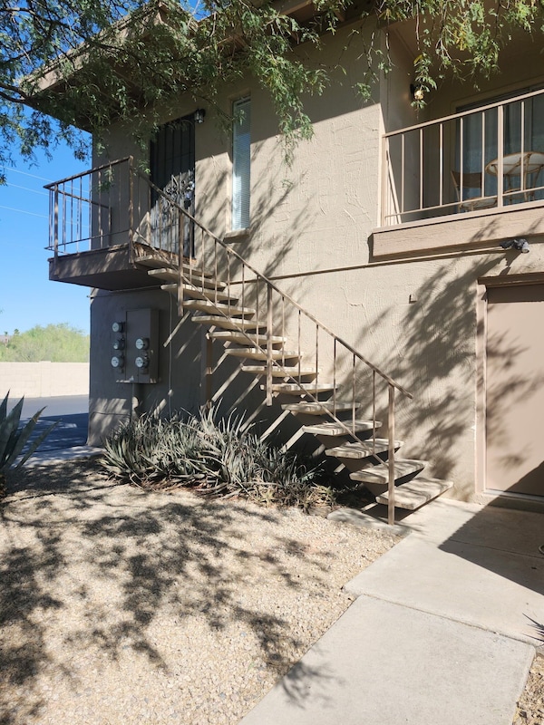 Cozy 2-bedroom Condo In Delightful Fountain Hills, Close To Downtown - Fountain Hills, AZ