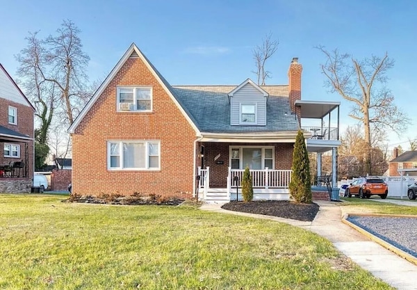 Spacious 2-bedroom Apartment With Wifi, Ac In Charming Baltimore - Baltimore, MD
