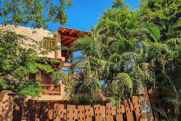 Casa Linda - Ground Floor 1 Bed Seaside Apartment In Zihuatanejo With Pool - Zihuatanejo