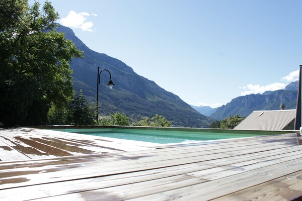 Gîte With Private Swimming Pool At The Gateway To The Ecrins***. - Ailefroide