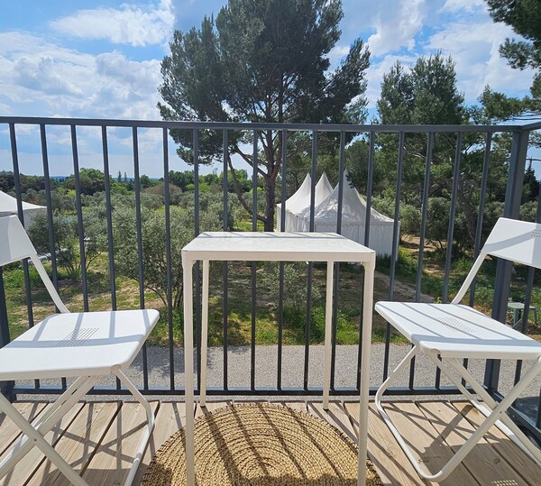 Appartement R+1 Au Coeur Des Oliviers En Provence : Soleil Et Cigales Garantis ! - Salon-de-Provence