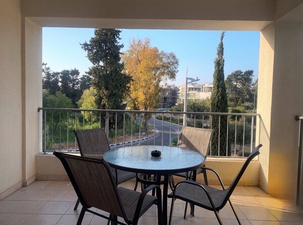 - 20% - Cozy 2-bedroom Apt/ Hesperides/ Center Paphos / Pool/ Private Balcony - Kato Paphos