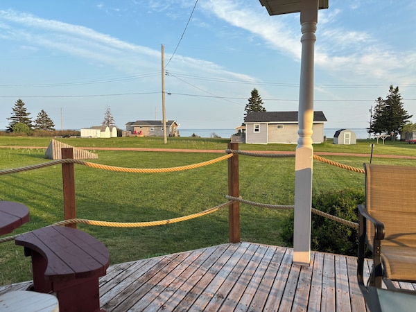 Cozy, Family And Pet Friendly Cottage That Is Steps To A Beautiful Pei Beach. - Prince Edward Island