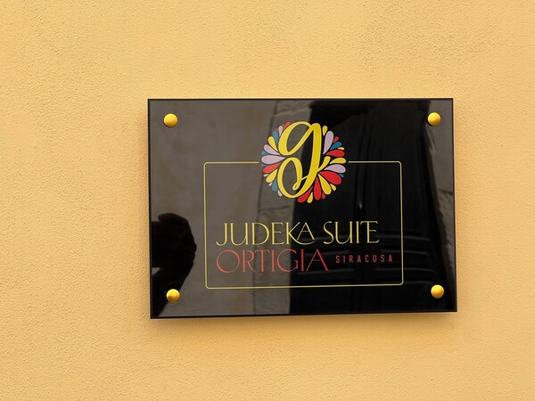 Judeka Suite Ortigia With Jacuzzi - Syracuse