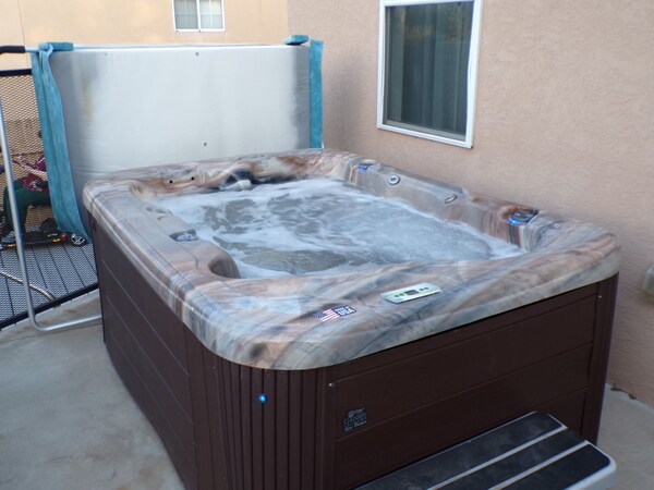 Pool Hideaway\nnear Connie Mack. \Nhot Tub, Fire Pit - Farmington, NM