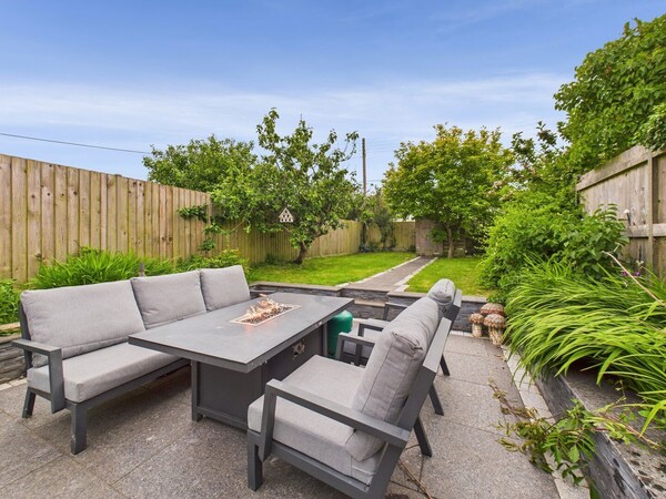 Charming Cottage Nr Newquay Sleeps 5 & Cosy Fire - Holywell