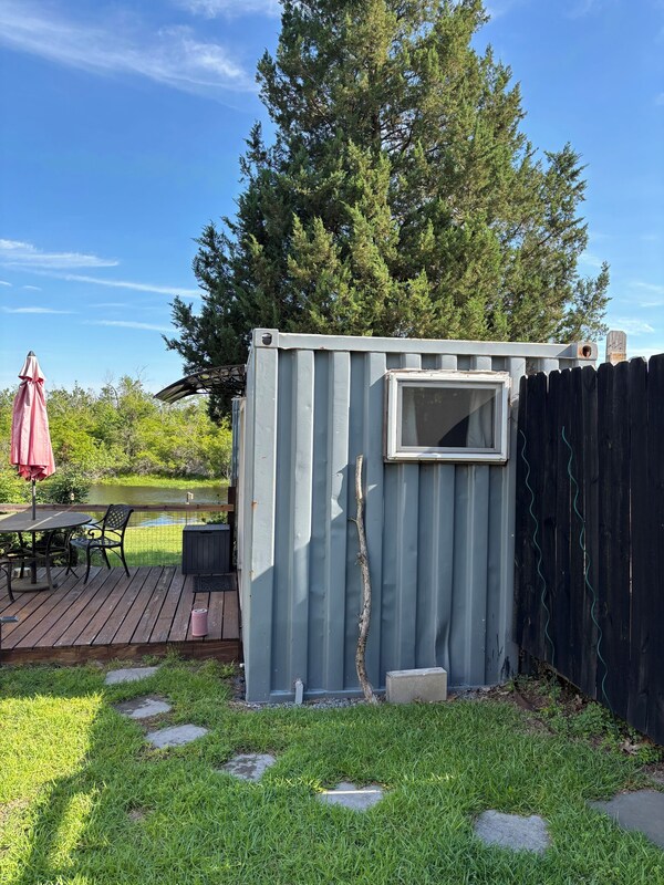 Cozy Cabin In Charming New Bern With Ac, Wifi, Salt Water Pool And River Access. - New Bern, NC