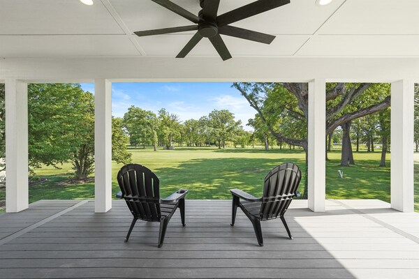 Spacious 5-bedroom Golf Course Home Perfect For Getaways & Special Occasions - Hammond, IN