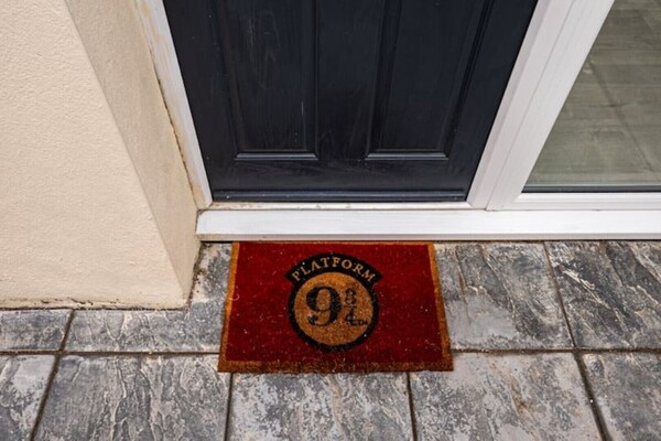 Harry Potter House 2br - Free On Street Parking - Self Check In - Sleeps Up To 6 - Hemel Hempstead