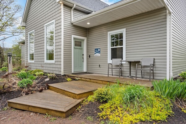 Modern Designer Home | Sauna, Bbq & 3+ Acre Escape - Shediac