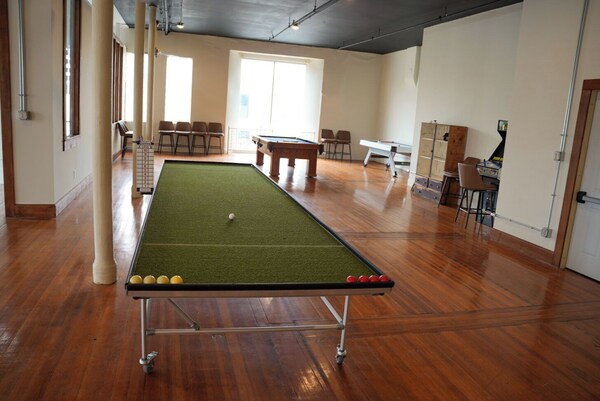 Stunning 9 Bedroom Vrbo Nestled In The Heart Of Historic Downtown! - Yankton, SD