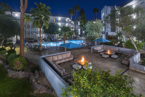 Pet-friendly Getaway With Outdoor Pool And Relaxing Outdoor Space - Phoenix, AZ