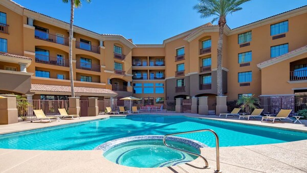 Stay At Holiday Inn Chandler: Pool, On-site Dining & Just Minutes From Asu - Chandler, AZ