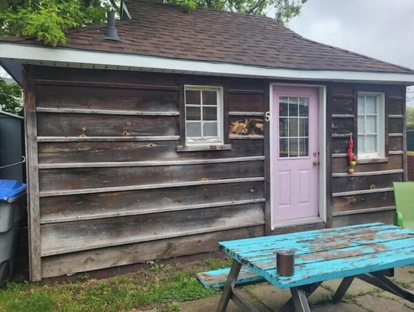 Cozy Grand Cabins With Ac, Wifi, 8 Separate Bedrooms & Baths Perfect For Groups! - Grand Bend