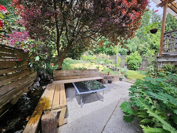 Lynn Valley Private Garden Suite - Port Moody