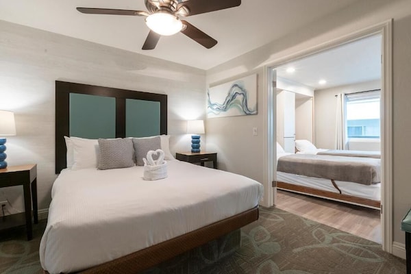 Pool-hot Tub-tennis-free Wifi-miniature Golf, Restaurant, Bar, Gym-ac-game Room - San Clemente, CA
