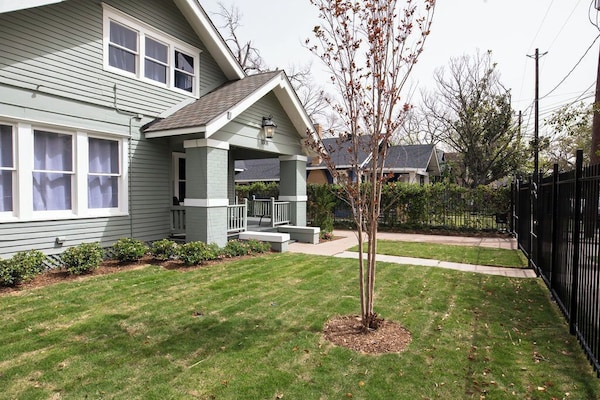 7br The Athena! Luxury Chef's Kitchen In Montrose - Houston, TX