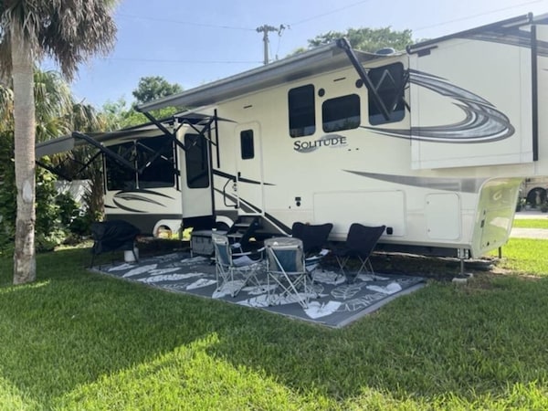 Ultimate Comfort! Rent Our Grand Design Solitude 373fb-r 5th Wheel Camper! - Fort Myers, FL