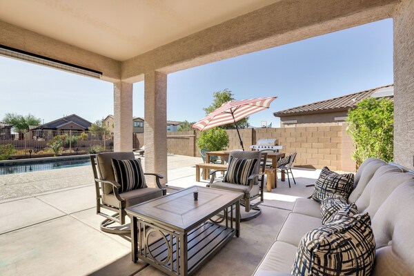 Mountain View Desert Retreat With 5 Bedrooms! Heated Saltwater Pool - Estrella - Goodyear, AZ