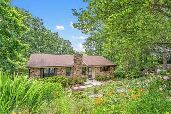 Calm House Of Hendersonville - Hendersonville, NC