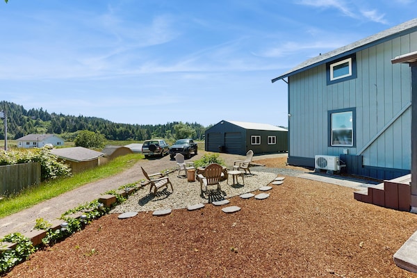 Spacious Home Near Bandon Dunes Resort, Sand Dunes, & Charleston- Groups Welcome - Oregon