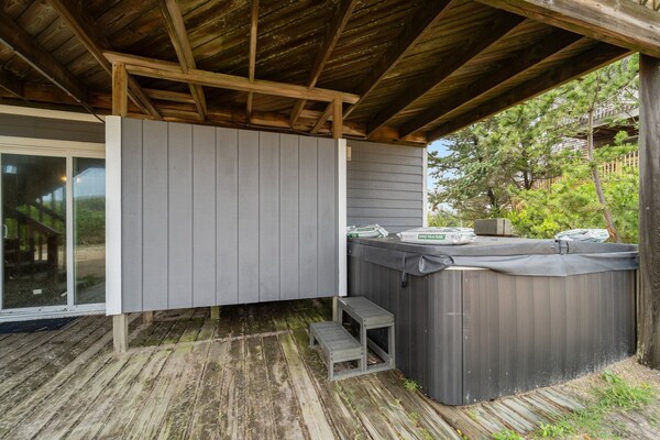 Dream Oceanfront Getaway With Private Hot Tub, Full Kitchen, And Wifi | 5br - Rodanthe, NC