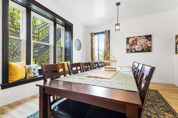 Massive 11br Home  Ideal For Reunions - Niagara Falls