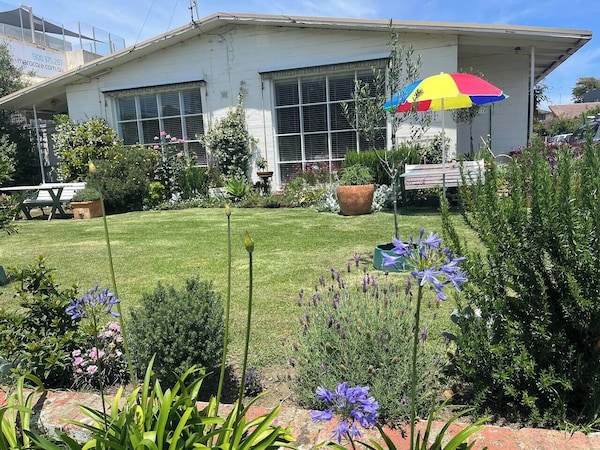 Sunset Garden Hideaway By The Beach - Frankston
