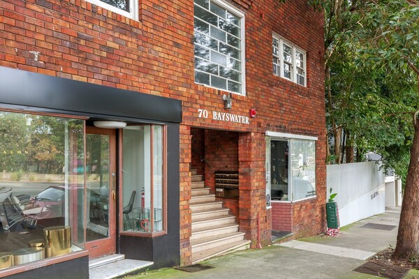 Light-filled Studio Near Rushcutters Bay Park - Government House, Sydney