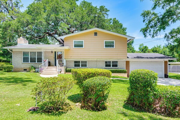 2 Mi To Fsu & Famu: Home W/ Spacious Deck! - 