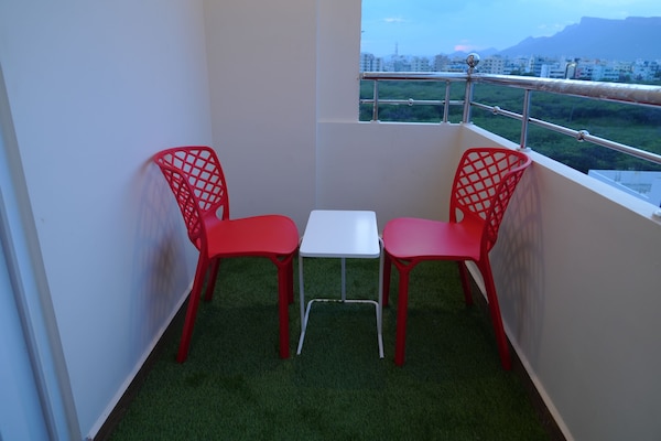 Spacious 2 Bhk Apartment With Living Room Fully Equipped  In Beautiful Tirupathi - Tirupati