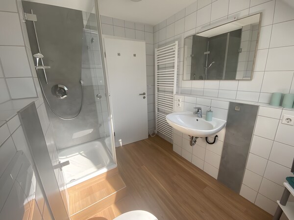 Apartment 'Mit Giebelzimmer' With Shared Garden And Wi-fi - Ravensburg