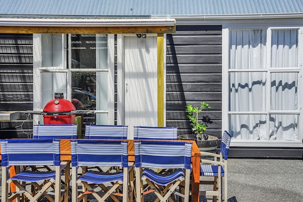 Barn Escape By Mountains & Wine - Featherston