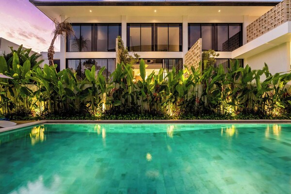 The R Apartments Mezzadine - Canggu