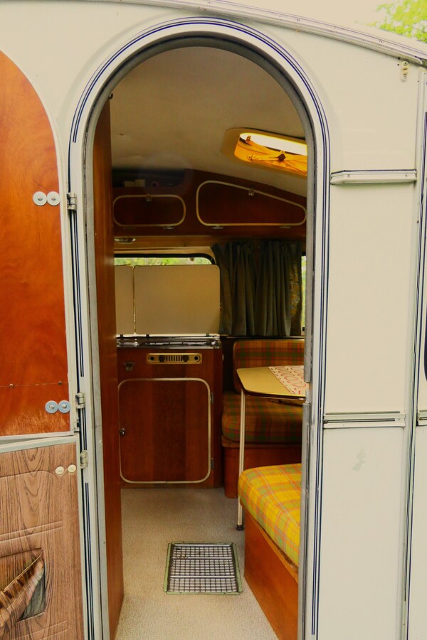 Vintage Caravan In Green And Quiet Paradise - Auvergne