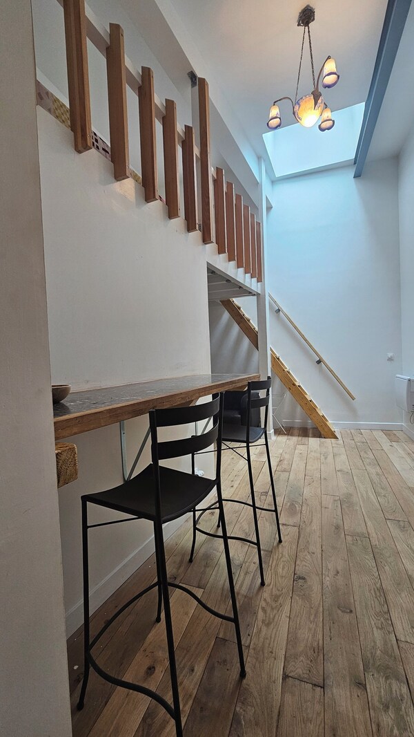 Quiet, Bright Studio. Beautiful Volumes Near Metro And Flea Market - Saint-Ouen-sur-Seine