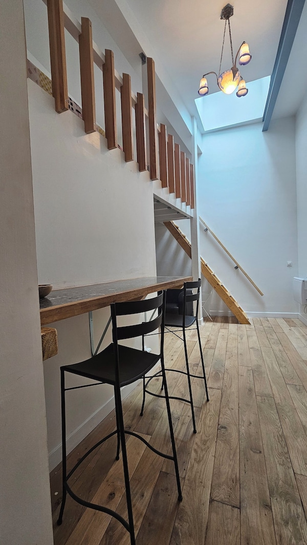 Quiet, Bright Studio. Beautiful Volumes Near Metro And Flea Market - Saint-Ouen