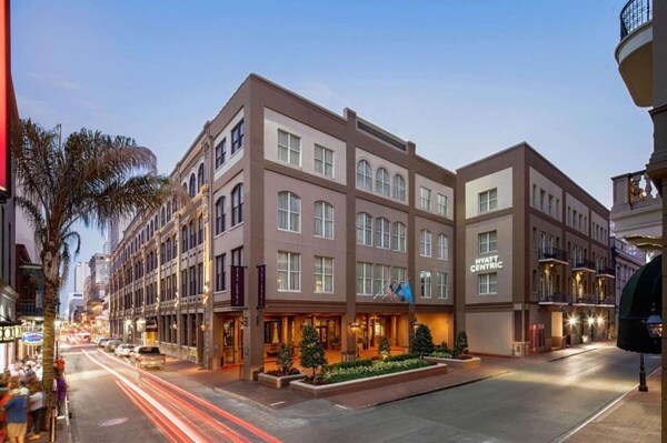 French Quarter Escape | Pet-friendly. Pool. Dining - New Orleans, LA
