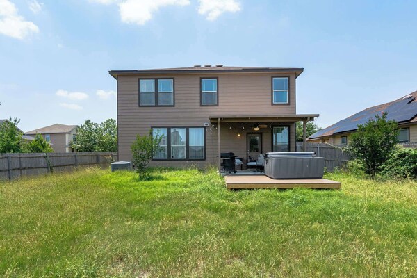 Family-perfect 5br House - Fenced Yard & Style - Universal City, TX