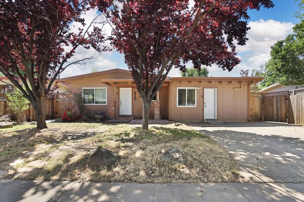 Cozy 1ba/1br Budget Stay In The Heart Of Sac! - West Sacramento, CA
