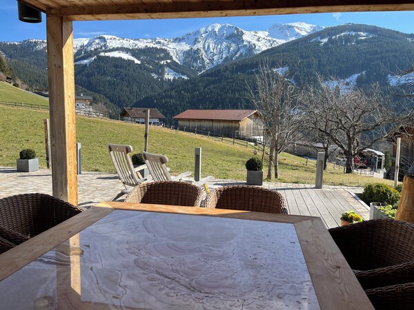 Chalet With Mountain View & Sauna Ski-in Ski-out - Hochfügen