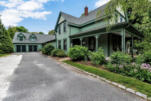 Relaxation Hq  Large Cape Home With Onsite Spa Rpam112 - Falmouth, MA