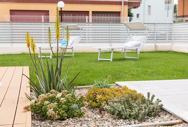 Giardino Al Mare - Bilocale Con Piscina E Grande Giardino A Due Passi Dal Mare - Albenga